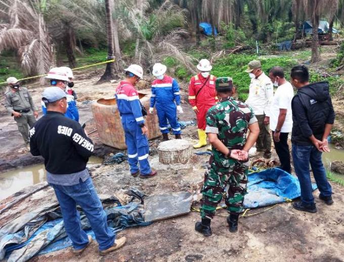 Sumur Minyak Tradisional di Ranto Peureulak Aceh Timur Ditutup